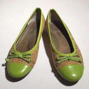 Vaneli | Shoes | Vaneli Ballet Flats Cork And Patent Size 5 2 | Poshmark